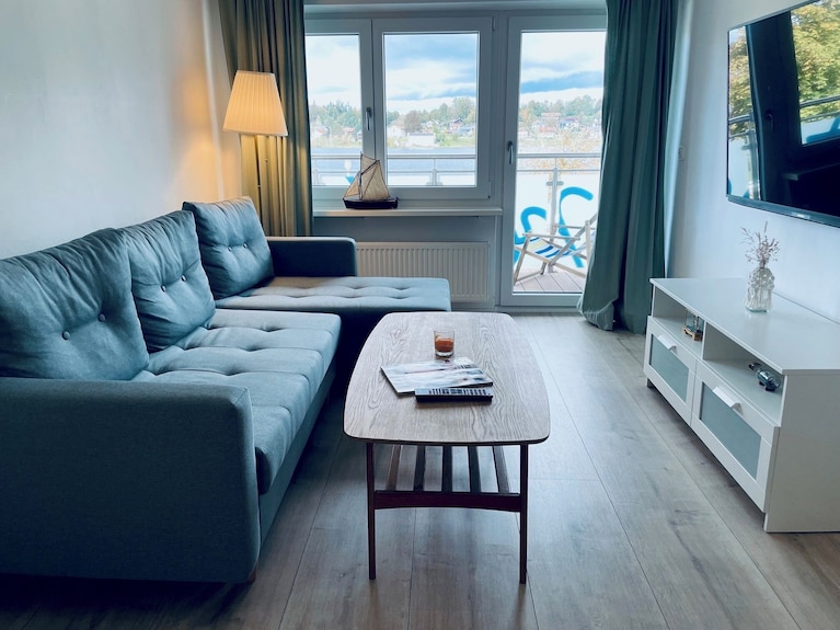 Ferienwohnung Seeblick, 50 Qm, 1 Sep. Schlafzimmer Mit Balkon - Chiemsee