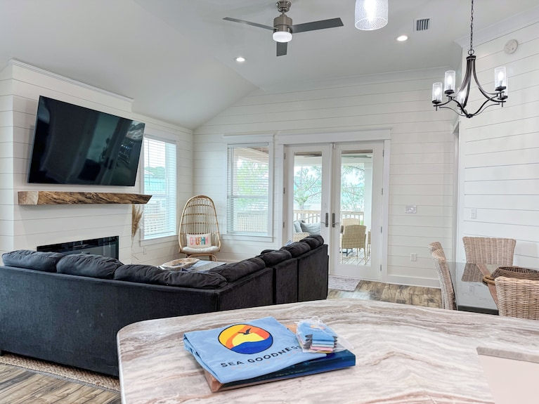 New Pet Friendly Beach House In Resort Community With Private Beach And Pool - Dauphin Island, AL