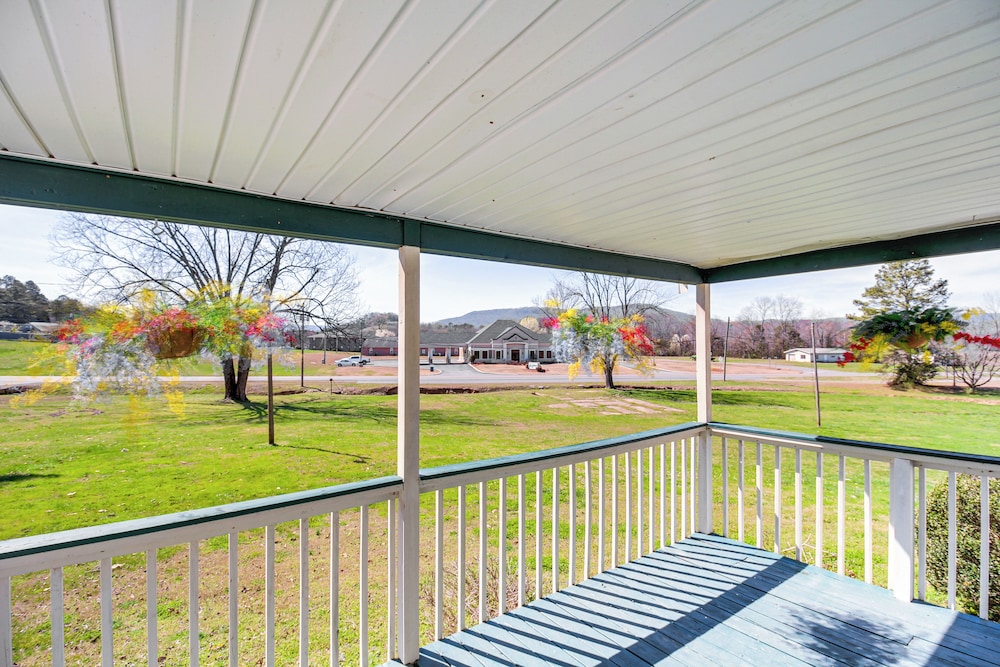 'Valley View Lodge' Rural Home In Bridgeport! - Alabama