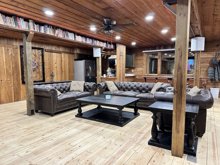 10br Cozy Old Mill Lodge With Event Hall, Sauna In Campobello Sleeps 44 - South Carolina