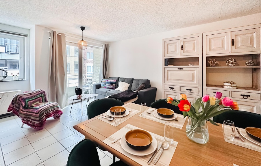 Mooi Appartement In Oostende Met Keuken - Gistel
