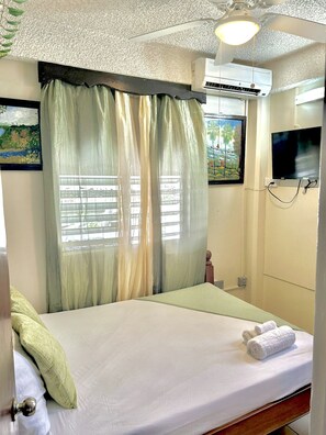 Quarto Standard, 1 cama de casal | Ferro/tábua de engomar, Wi-fi grátis