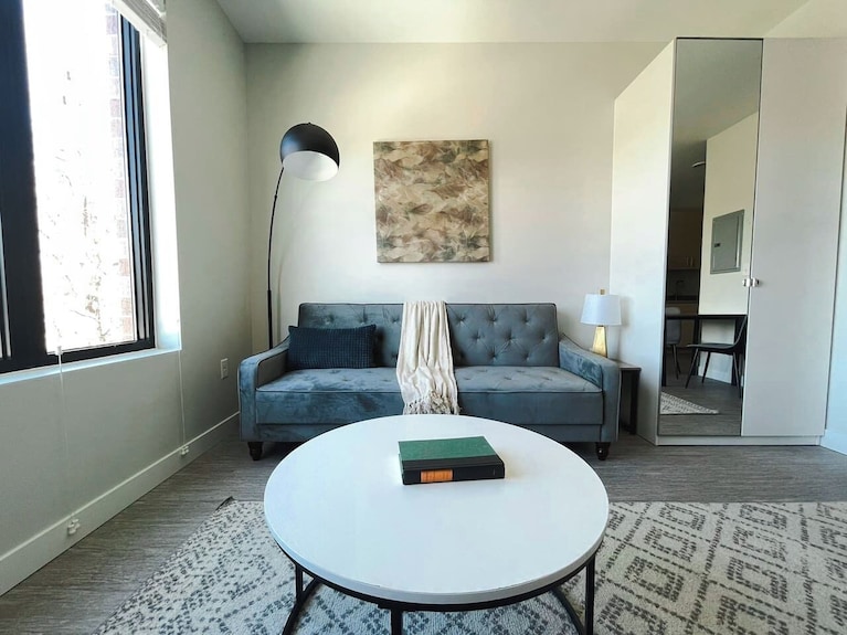 Sleepover | Attractive Studio And Gym - Des Moines - Ankeny, IA