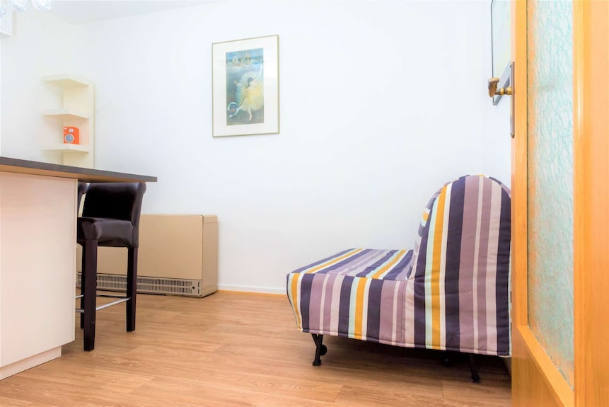 Two Bedroom Apartment With Big Kitchen Close To Frankfurt - Frankfurt