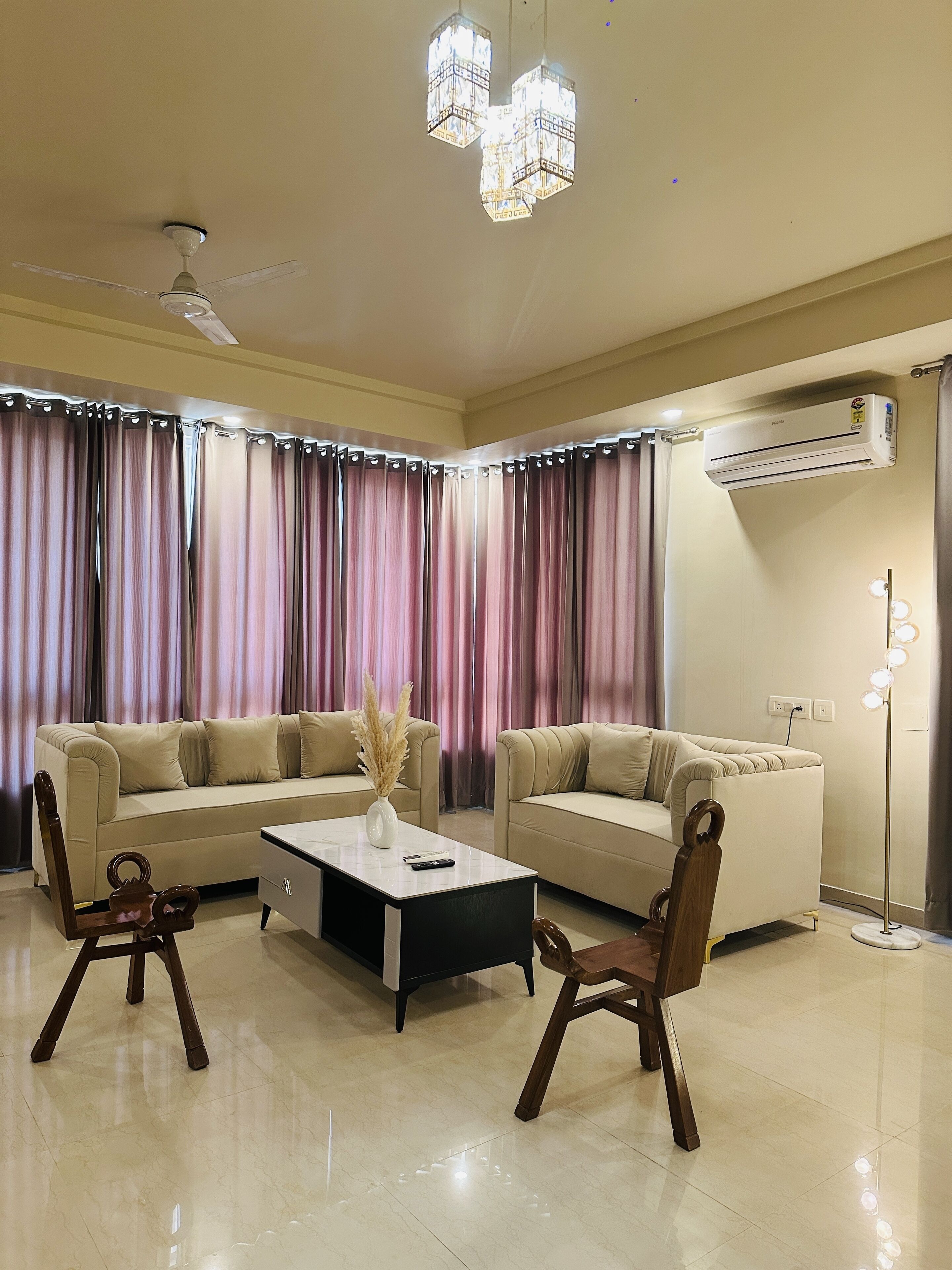 Spectacular Golf View Spacious Modern Fully Loaded 3 Bedroom Apartment\n - Faridabad
