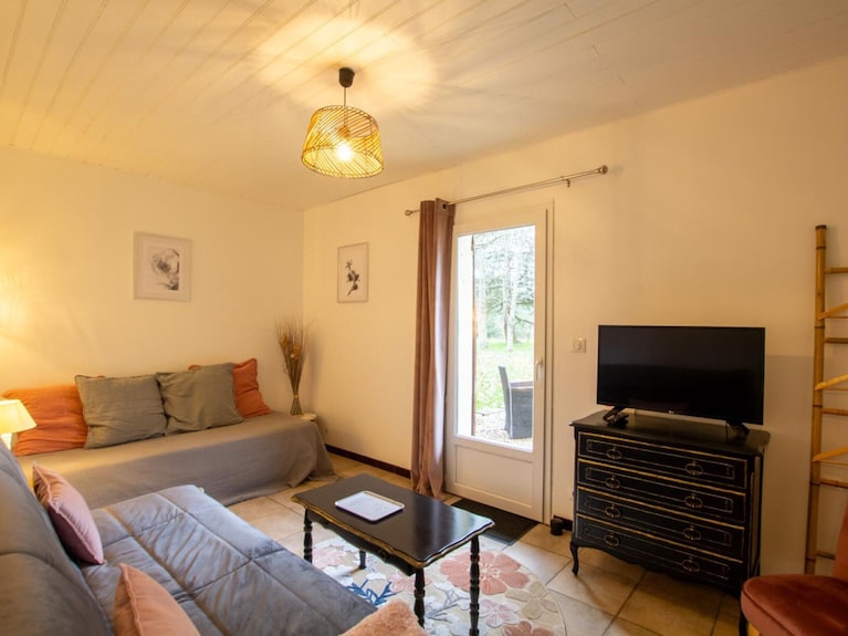 Charming Cottage With Pool, Near Vineyards And Historic Towns - Dordogne