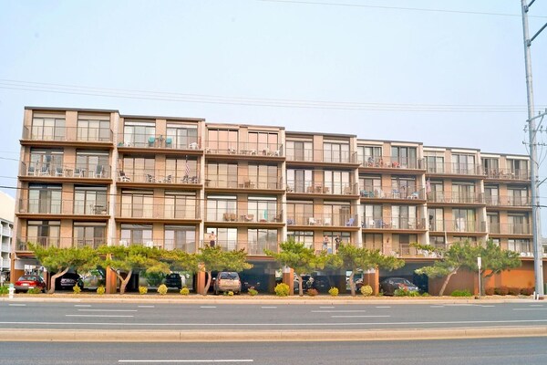 Jada 1f - Ocean City, Md 2 Bedroom Apts By Redawning - Ocean City, MD