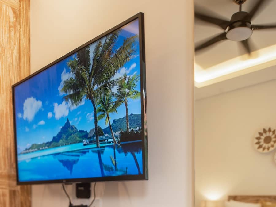 Suíte estúdio júnior, 1 cama Queen | Escrivaninha, espaço de trabalho para notebook, quartos à prova de som