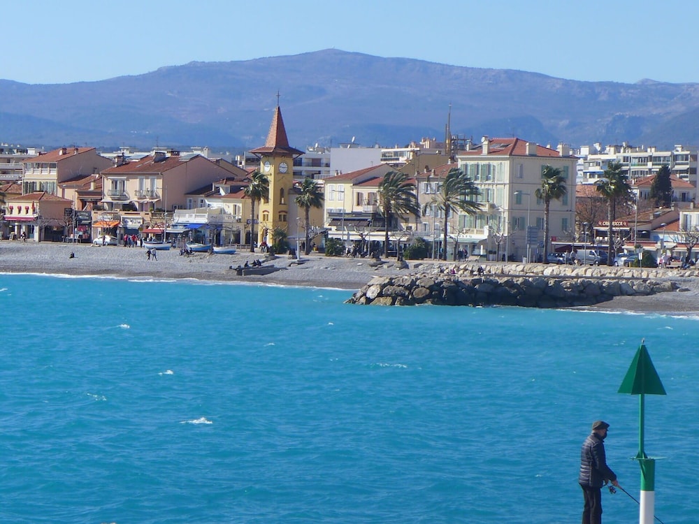 Cosy Apartment For 4 Guests With Wifi, A/c, Tv, Balcony And Pets Allowed - Biot