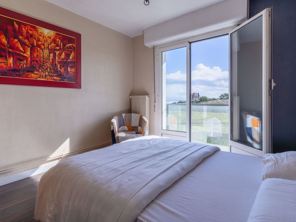 Confortable Appartement Pour 4 Personnes Avec Wifi, Tv, Balcon Et Parking - Cabourg