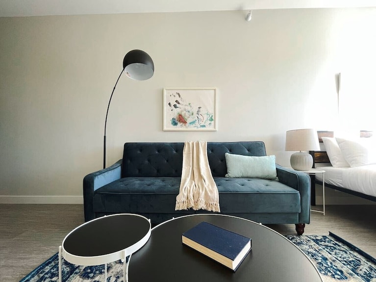 Sleepover | Lavish Studio And Gym - Des Moines - Splash Pad, Johnston