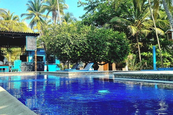 15 piscinas externas