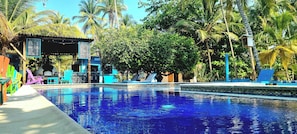 15 piscinas exteriores 