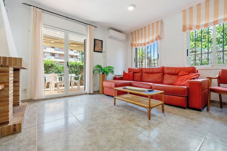 Holiday Home 'Villa Jordi Y Nuri' With Private Terrace, Wi-fi And Air Conditioning - Costa Daurada (Spain)