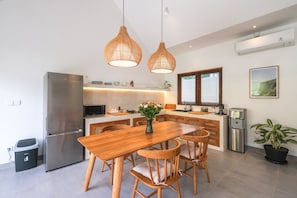 Vila | Cozinha privada | Geladeira, micro-ondas, cooktop, cafeteira/chaleira