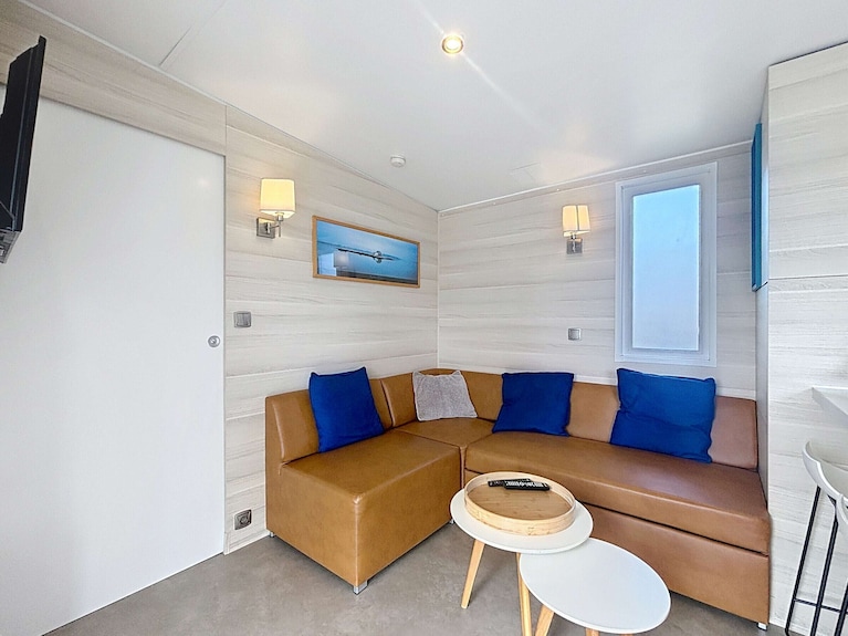 Spacious Mobile Home, 40m², 3br, 2ba, Pools, Beach Access, Centrally Located - Manche