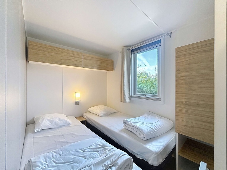 Mobil-home Tout Confort Près De La Plage Avec Piscine Chauffée, 3 Chambres, Terrasse Et Parking - Carolles