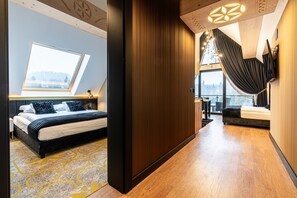 Apartamento Superior | Minibar grátis, cofre no quarto, quartos insonorizados