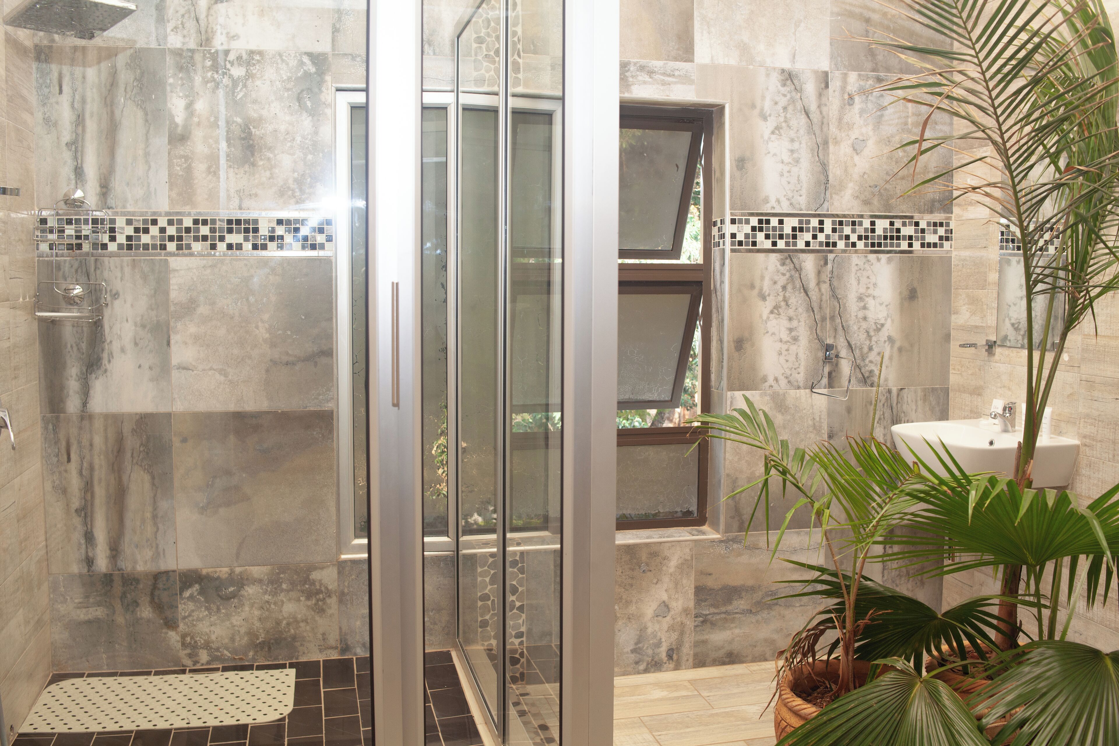 Quarto standard, sacada, vista para o jardim | Banheiro