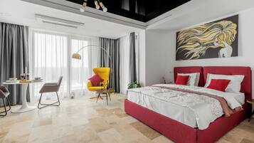 Estúdio luxo | Roupas de cama premium, frigobar, cofres nos quartos