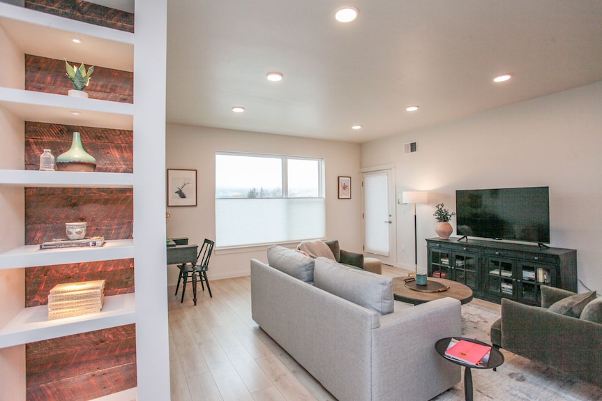 Luxury Touches And Ideal Location For Stress Free Exploring - Livingston, MT