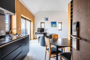 Estúdio Panorâmico | Cozinha privada | Minifrigorífico, um micro-ondas, uma placa de cozinha 
