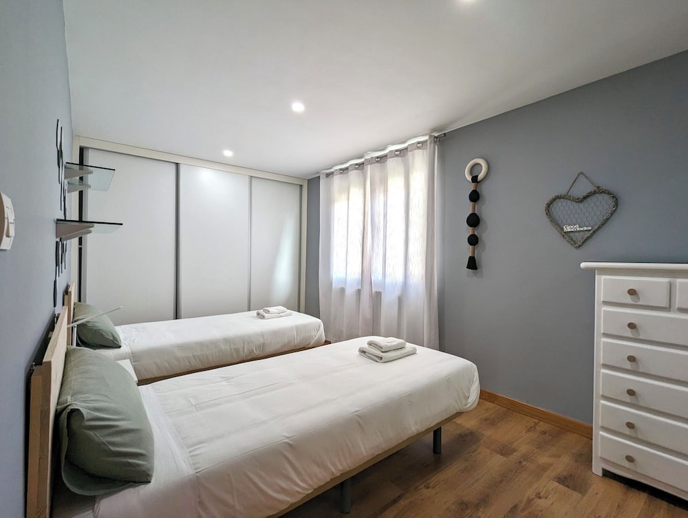 Casa Moderno En Renedo De Pielagos - Torrelavega