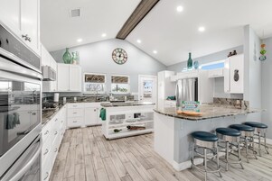 Casa, várias camas, varanda, vista para o jardim (Casita Del Mar) | Cozinha privada | Geladeira, micro-ondas, fogão, cooktop