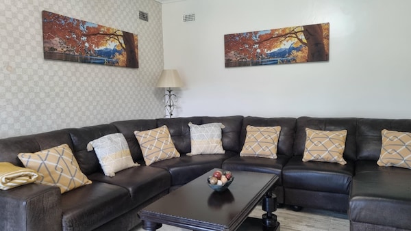 2br/cottage/swimming Pool/near Airport - Harare