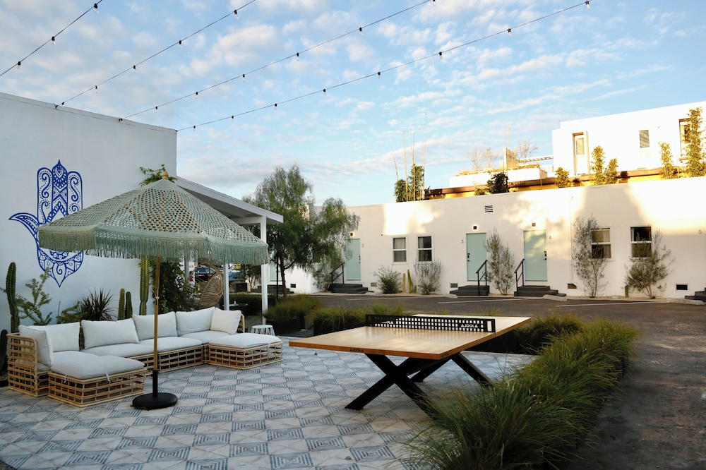 Aliza Hotel - Los Angeles, CA