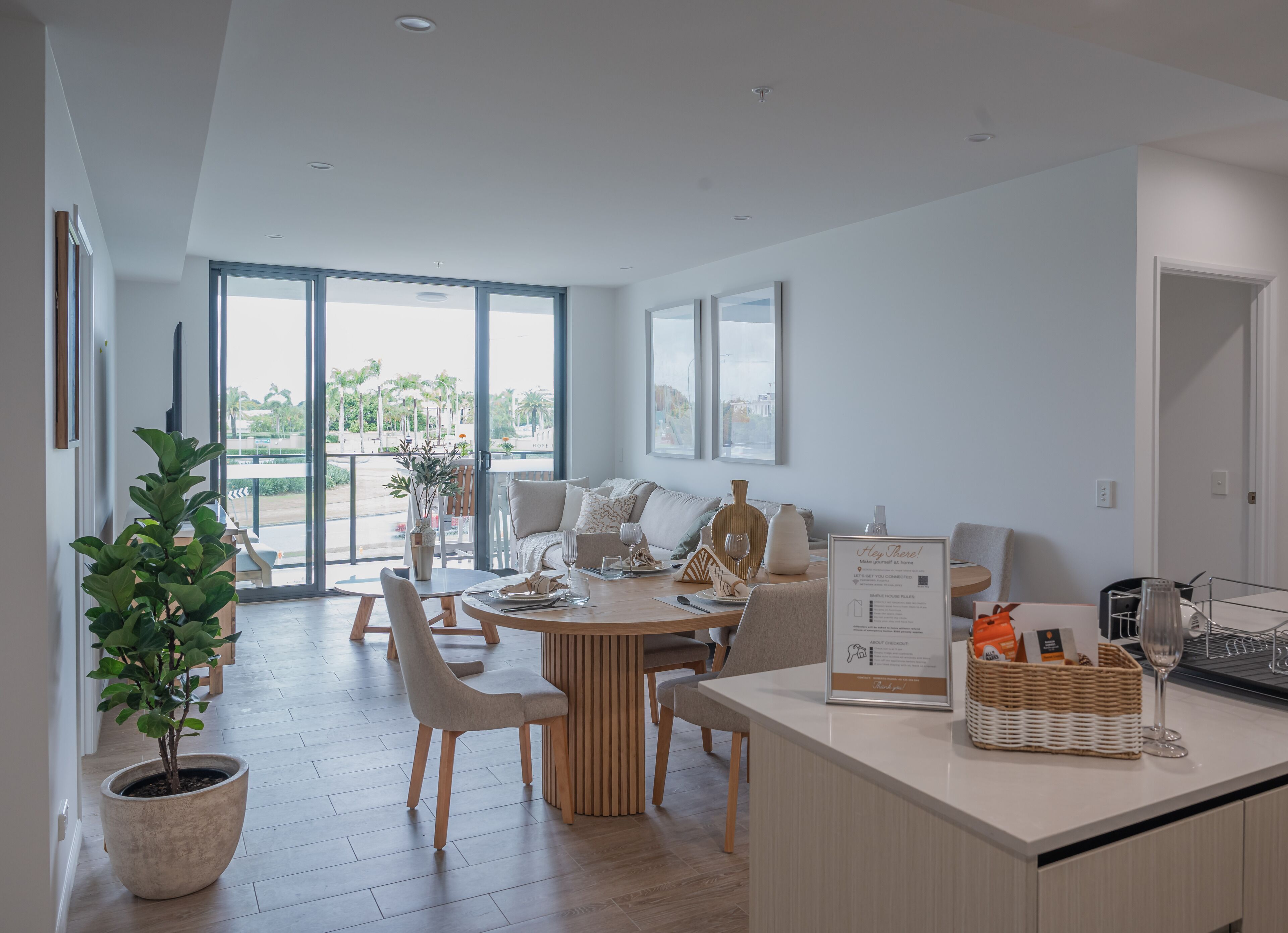 Spacious Luxury Apartment Near The Lake In Gold Coast - Prime Location - Jacobs Well