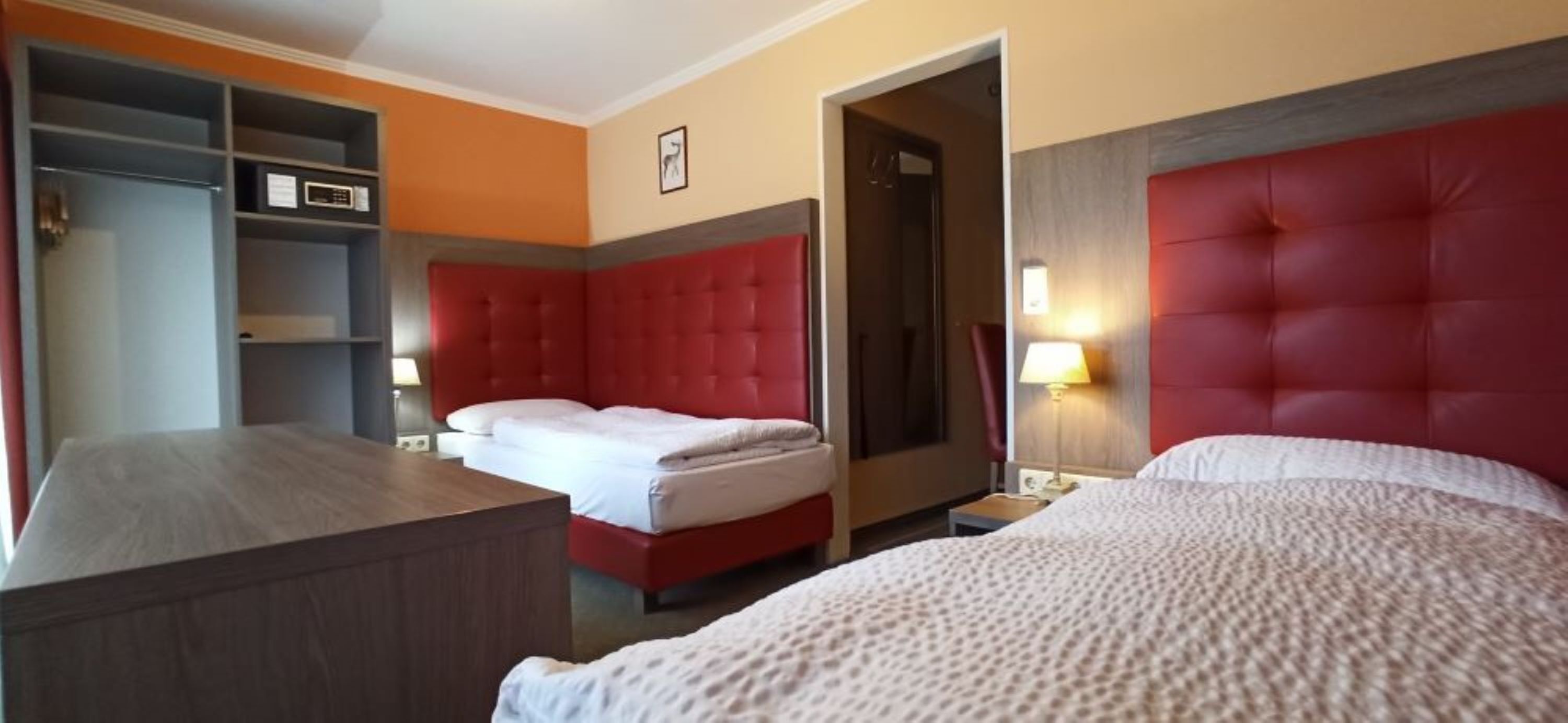 Doppelzimmer Kompakt, Modern Mit Balkon, 2 Einzelbette - Donaueschingen