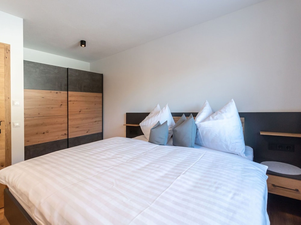 Schönes Ferienhaus Für 6 Gäste Mit W-lan, Tv, Balkon, Panoramablick Und Parkplatz - Dachstein