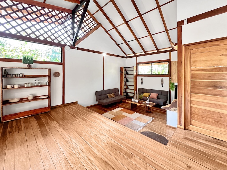 Whispering Wisdom | 3 Bed W/ Pool, Steps To Beach - Limon