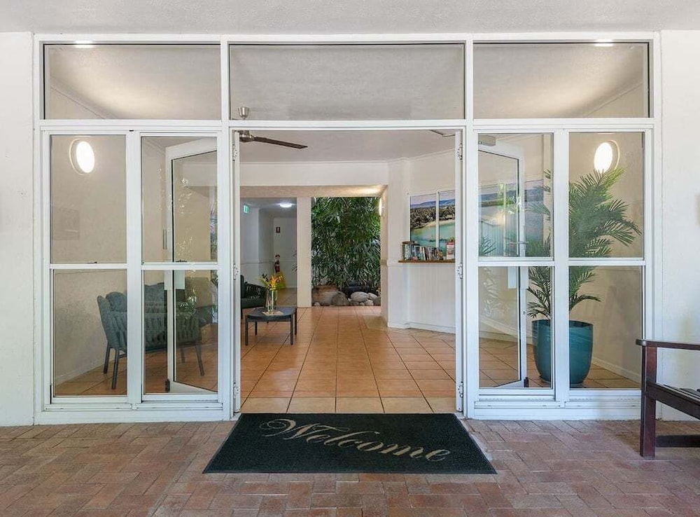 Ocean Palms Apartments, one-bedroom apartments in the heart of Port ...