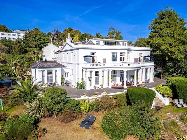 Vomero Holiday Apartments - Torquay