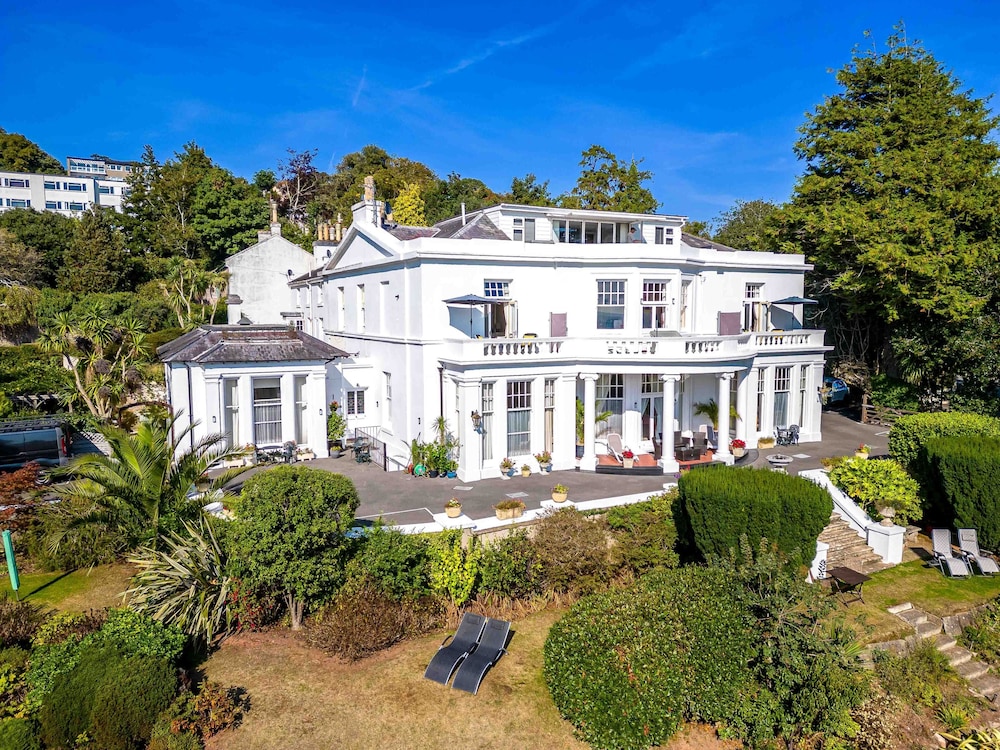 Vomero Holiday Apartments - Torquay