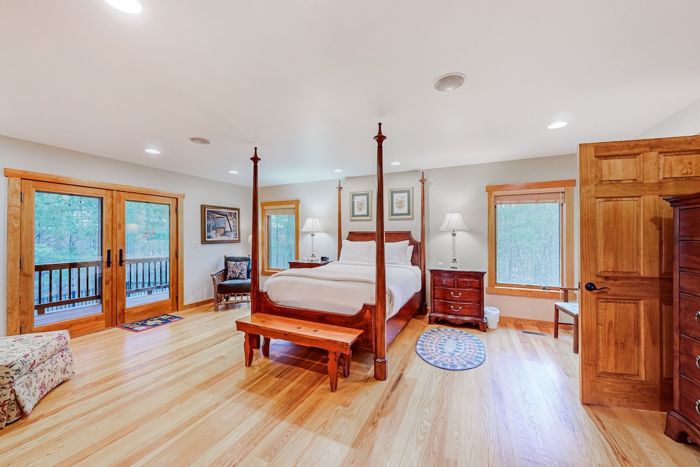 Dog-friendly Home Near Lake George With Deck, Grill, Media Room, Fireplace, W/d - Hague, NY