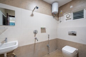 Apartamento clássico | Banheiro | Produtos de toalete grátis 