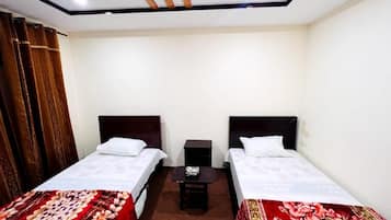 Quarto casal luxo | Quartos à prova de som, ferros/tábuas de passar roupa, Wi-Fi de cortesia