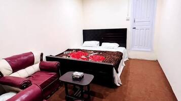 Quarto casal luxo | Quartos à prova de som, ferros/tábuas de passar roupa, Wi-Fi de cortesia