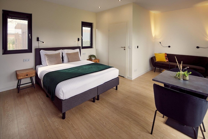 Stay In Hotelstudio Amalia: A Luxurious 2-person Studio With Terrace, Plenty Of Natural Light And Kitchenette. Enjoy Privacy, Comfort And Hotel Service. - Winterswijk