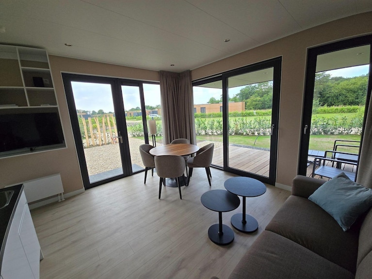 De 2-persoons Versie Van De Vakantievilla Amalia 2 Is Uitgerust Met Een Ruime Sauna En Hottub - Winterswijk