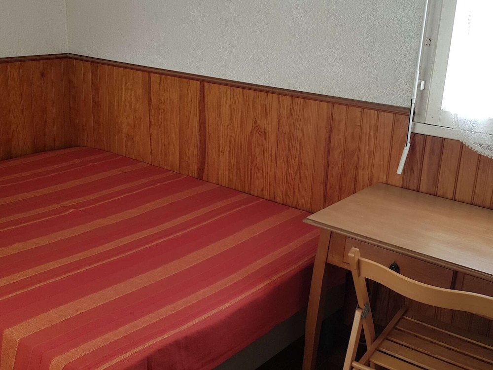 Cozy 1br Apartment With Large Terrace, Parking Near Beach, Pets Allowed - Agde