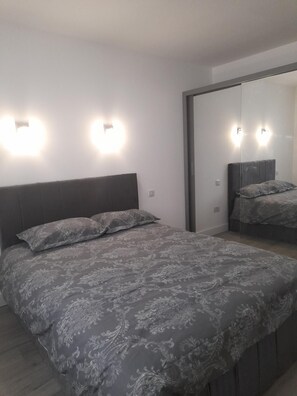 Apartamento | 2 quartos, ferros/tábuas de passar roupa, Wi-Fi de cortesia