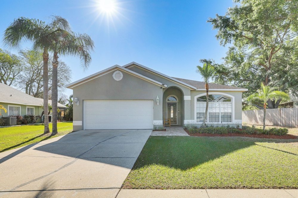 Valrico Home W/ Yard ~ 14 Mi To Downtown Tampa - Tampa, FL