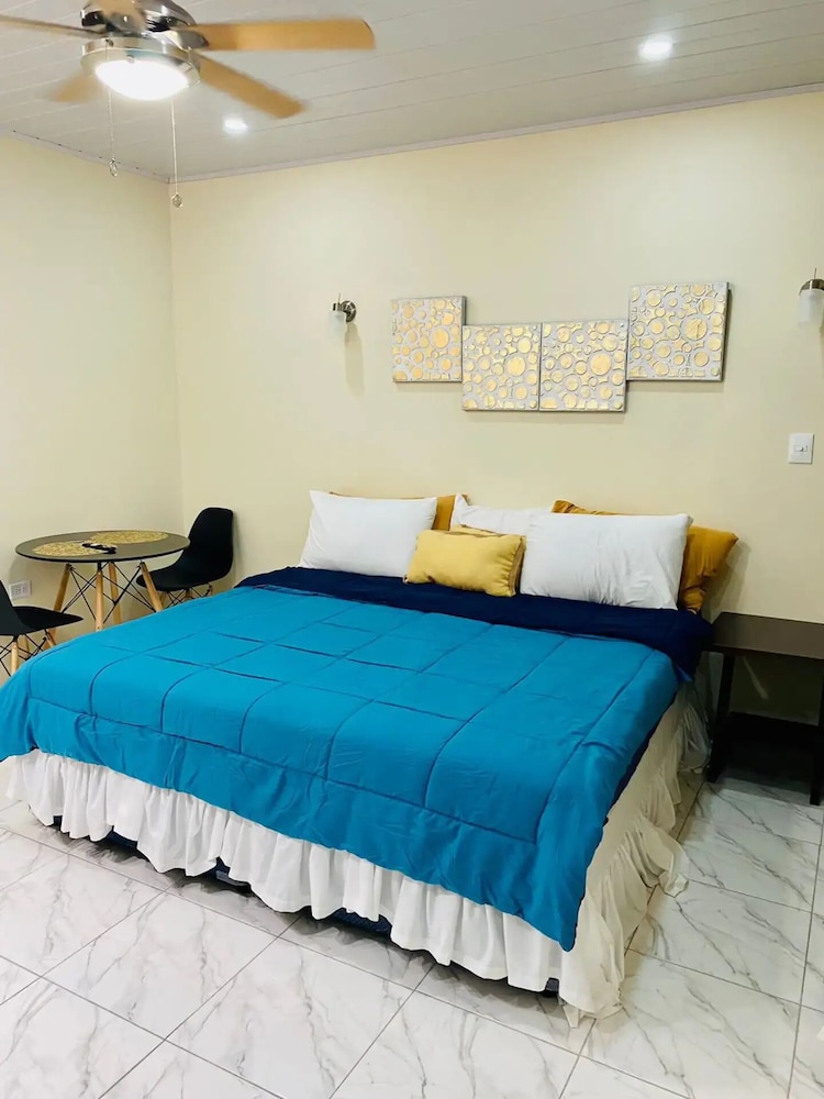 J'adore Suites - King Bed - Tobago