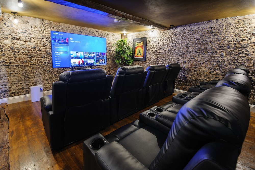 Luxury 2 Bed Manor House Hot Tub Cinema Room Skytv - Saffron Walden