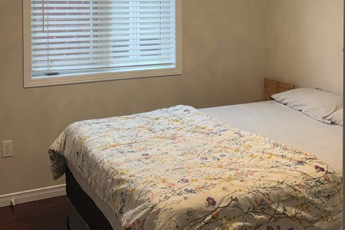 Quarto Básico | Wi-fi grátis, roupa de cama fornecida 