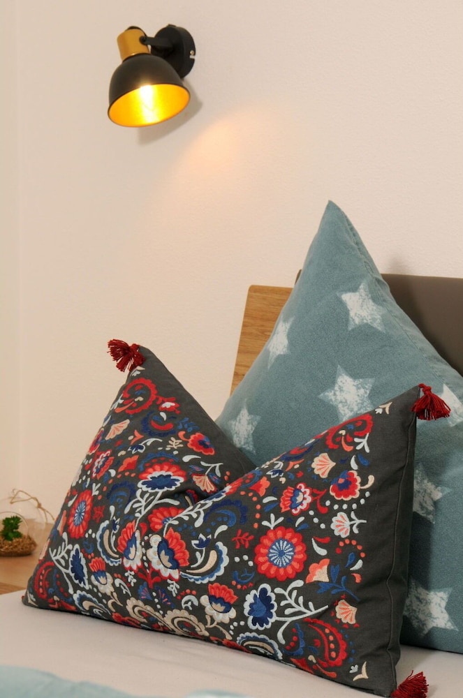Lovely Apartment For 4 People With Wifi, Tv, Terrace And Parking - Tux